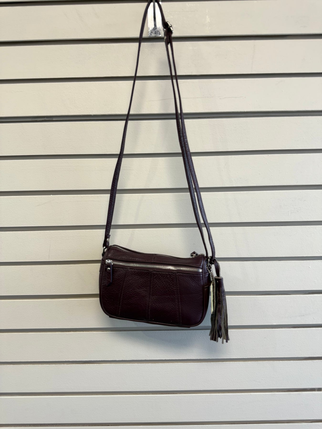 Leather Essential Crossbody Bag – LaBelle Boutique 1984